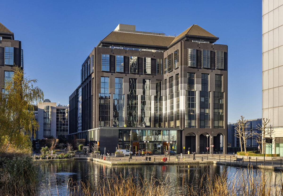 Republic, E14 - Kauffmans